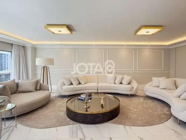 Apartamento para Venda em Curitiba/PR Batel 4 Quartos