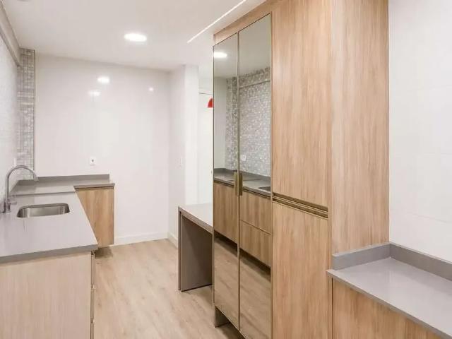 Apartamento para Venda em Curitiba/PR Portão 1 Quartos