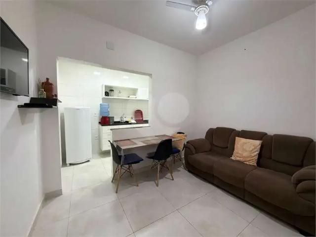 Apartamento para Venda em Cabo Frio/RJ Braga 2 Quartos