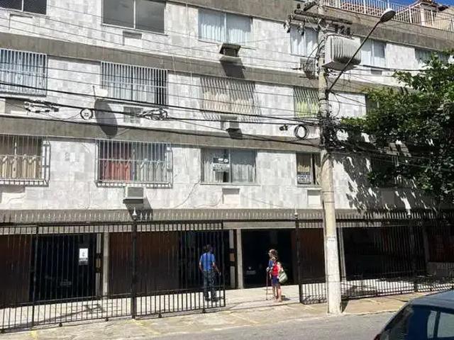 Apartamento para Venda em Cabo Frio/RJ Centro 3 Quartos