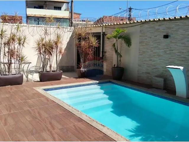 Apartamento para Venda em Cabo Frio/RJ Parque Burle 5 Quartos
