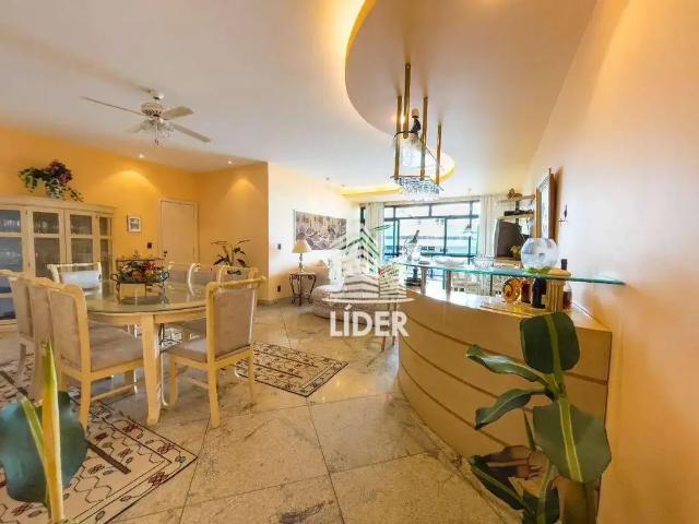 Apartamento para Venda em Cabo Frio/RJ Praia do Forte 4 Quartos