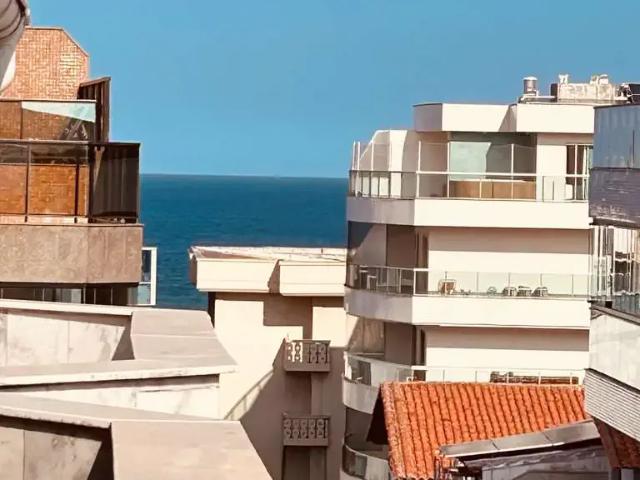 Apartamento para Venda em Cabo Frio/RJ Vila Nova 5 Quartos