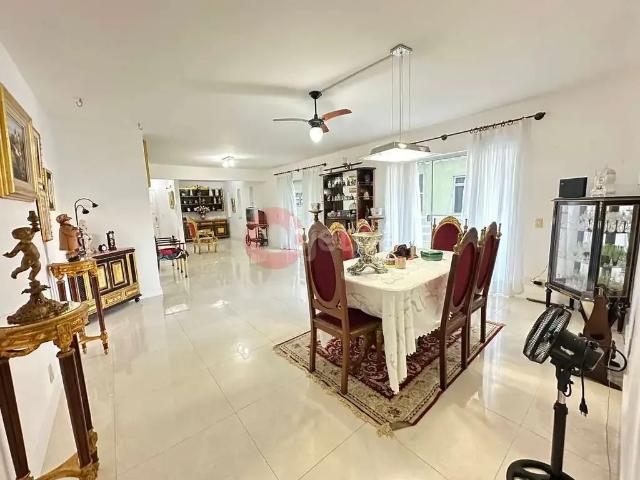 Apartamento para Venda em Cabo Frio/RJ Vila Nova 3 Quartos