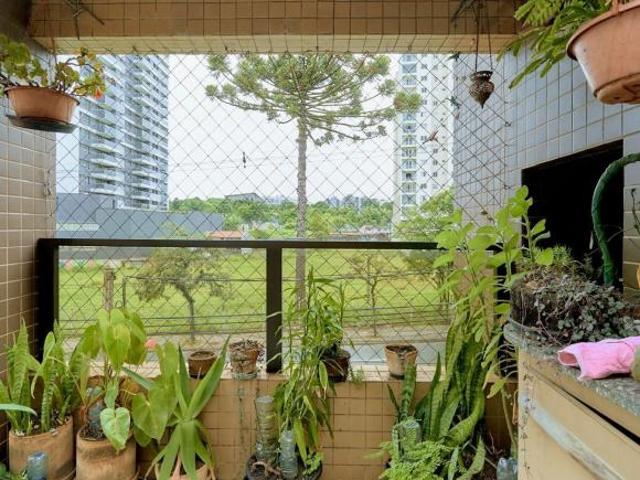 Apartamento para venda em Cabral de 150.00m² com 3 Quartos, 1 Suite e 1 Garagem