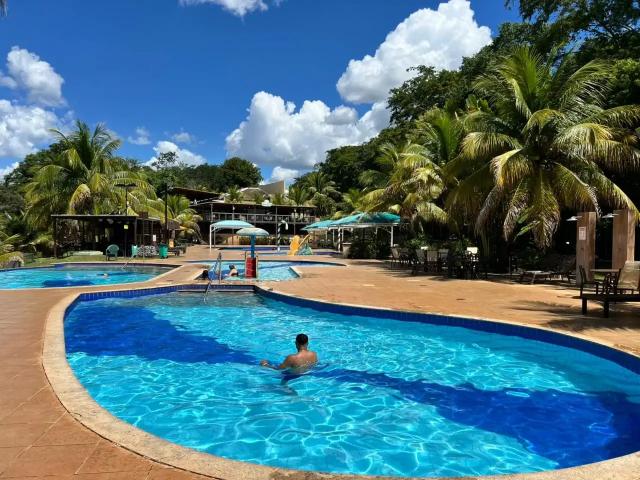 Apartamento para Venda em Caldas Novas/GO Condomínio Aldeia do Lago Flats e Bangalôs 2 Quartos