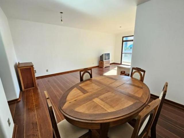 Apartamento para venda em Cambuí de 172.00m² com 3 Quartos, 1 Suite e 2 Garagens