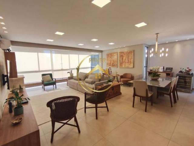 Apartamento para venda em Cambuí de 225.00m² com 4 Quartos, 2 Suites e 3 Garagens