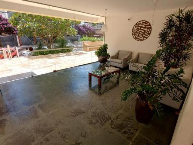 Apartamento para venda em Cambuí de 240.00m² com 4 Quartos, 2 Suites e 2 Garagens