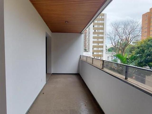 Apartamento para venda em Cambuí de 280.00m² com 4 Quartos, 2 Suites e 3 Garagens