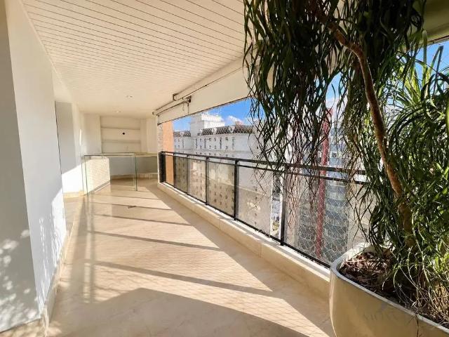 Apartamento para Venda em Campinas/SP Cambuí 4 Quartos