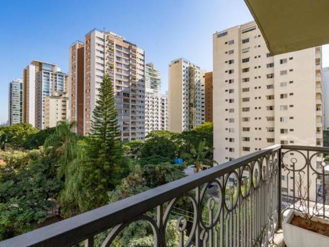 Apartamento para venda em Campo Belo com 3 quartos, sendo 1 suíte, 131m²