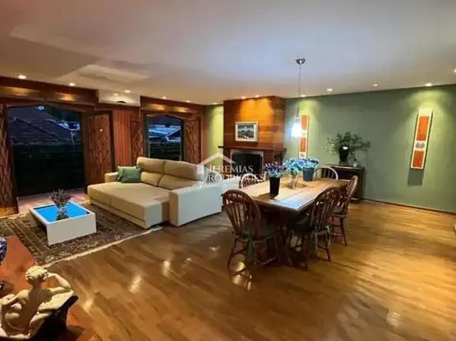 Apartamento para Venda em Campos do Jordão/SP Vila Capivari 3 Quartos