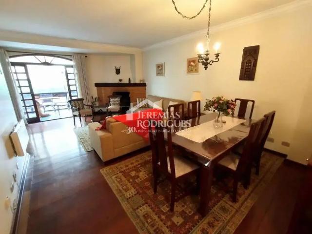 Apartamento para Venda em Campos do Jordão/SP Vila Iara 4 Quartos