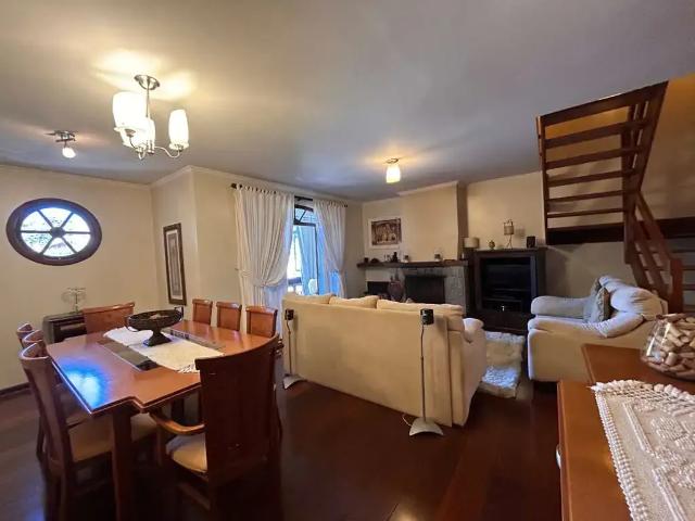 Apartamento para Venda em Campos do Jordão/SP Vila Iara 4 Quartos