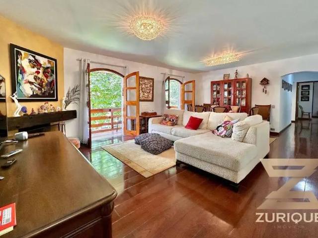 Apartamento para Venda em Campos do Jordão/SP Capivari 4 Quartos