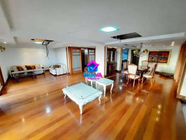 Apartamento para Venda em Canoas/RS Centro 5 Quartos