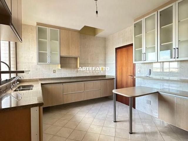 Apartamento para venda em Centro de 412.00m² com 5 Quartos, 3 Suites e 4 Garagens