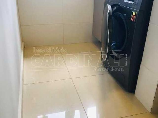 Apartamento para venda em Centro de 63.00m² com 2 Quartos, 1 Suite e 2 Garagens
