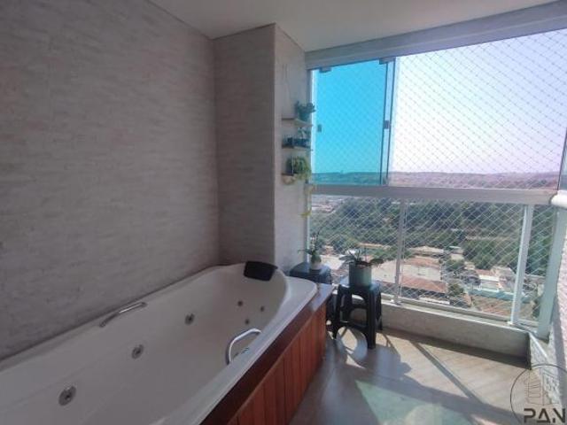 Apartamento para venda em Centro de 62.00m² com 2 Quartos, 1 Suite e 2 Garagens