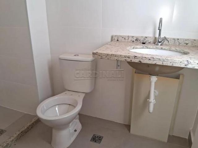 Apartamento para venda em Centro de 62.00m² com 2 Quartos, 1 Suite e 2 Garagens