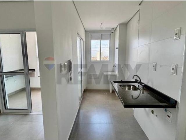 Apartamento para venda em Centro de 69.00m² com 2 Quartos, 1 Suite e 2 Garagens