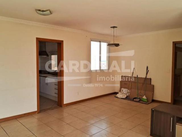 Apartamento para venda em Centro de 115.00m² com 3 Quartos, 1 Suite e 2 Garagens