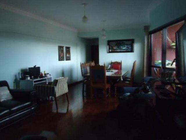 Apartamento para venda em Centro de 120.00m² com 2 Quartos, 1 Suite e 2 Garagens