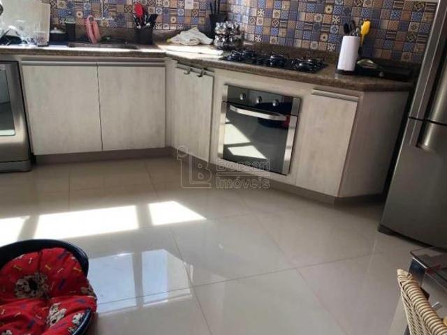 Apartamento para venda em Centro de 126.00m² com 3 Quartos, 1 Suite e 2 Garagens