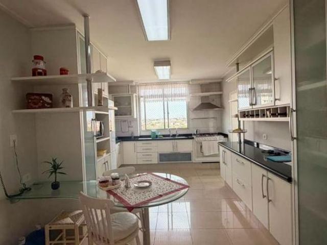 Apartamento para venda em Centro de 131.00m² com 3 Quartos, 1 Suite e 2 Garagens