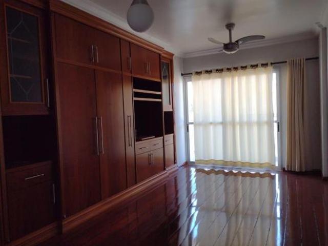 Apartamento para venda em Centro de 135.00m² com 3 Quartos, 1 Suite e 2 Garagens