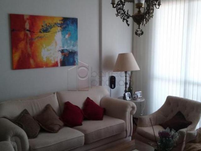 Apartamento para venda em Centro de 135.00m² com 3 Quartos, 1 Suite e 2 Garagens