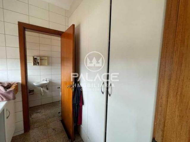 Apartamento para venda em Centro de 147.00m² com 2 Quartos, 1 Suite e 2 Garagens