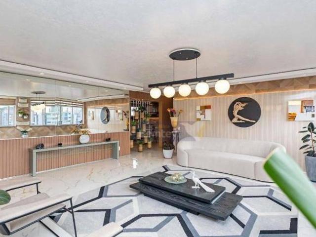 Apartamento para venda em Centro de 157.00m² com 4 Quartos, 1 Suite e 2 Garagens