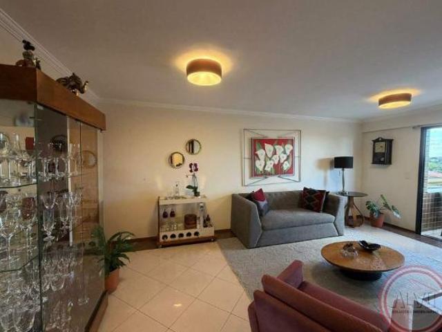 Apartamento para venda em Centro de 165.00m² com 3 Quartos, 1 Suite e 2 Garagens