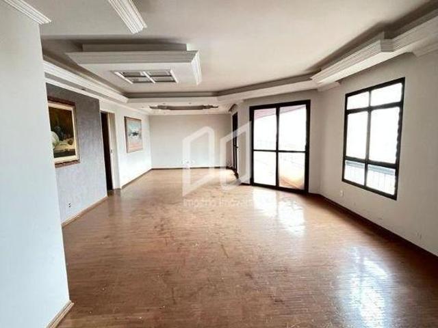 Apartamento para venda em Centro de 167.00m² com 3 Quartos, 1 Suite e 3 Garagens