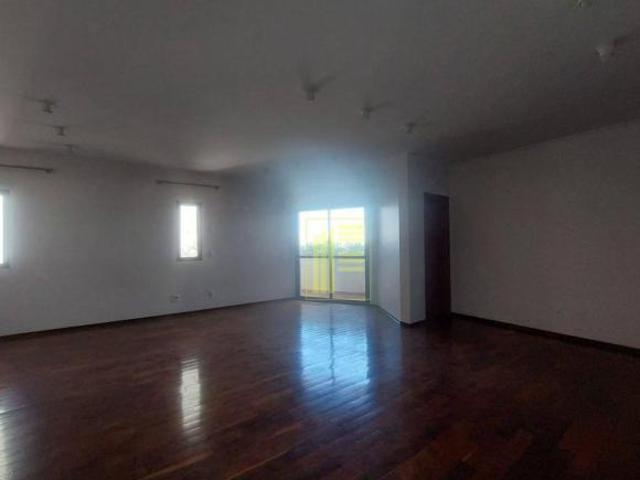 Apartamento para venda em Centro de 175.00m² com 3 Quartos, 1 Suite e 2 Garagens