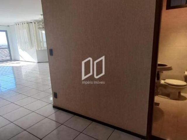 Apartamento para venda em Centro de 188.00m² com 4 Quartos, 1 Suite e 2 Garagens