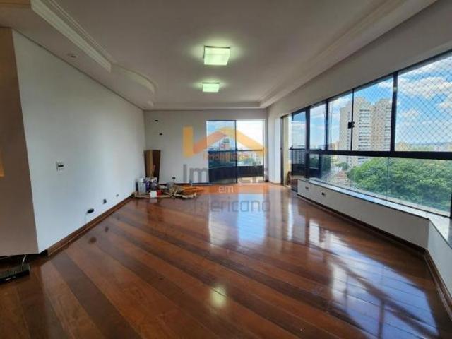 Apartamento para venda em Centro de 210.00m² com 3 Quartos, 1 Suite e 2 Garagens