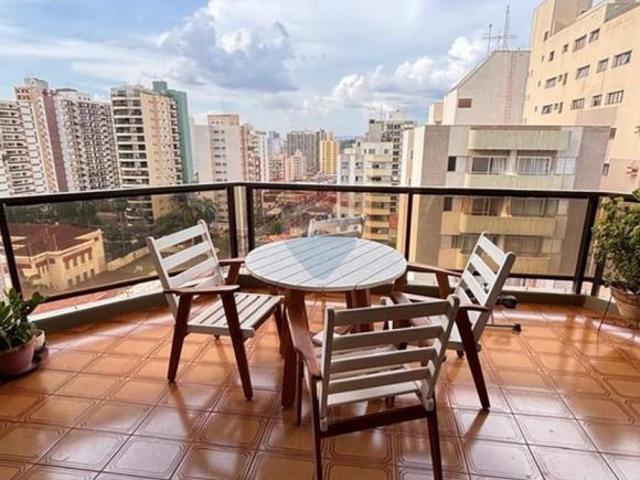 Apartamento para venda em Centro de 215.00m² com 4 Quartos, 1 Suite e 2 Garagens