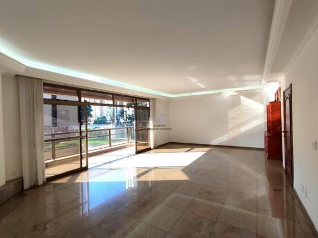 Apartamento para venda em Centro de 230.00m² com 4 Quartos, 2 Suites e 2 Garagens