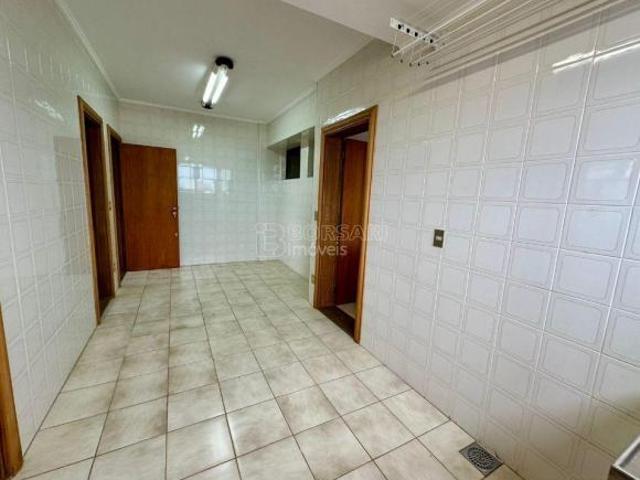 Apartamento para venda em Centro de 240.00m² com 3 Quartos, 3 Suites e 2 Garagens