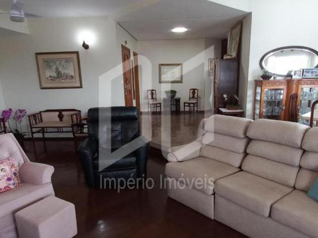 Apartamento para venda em Centro de 245.00m² com 4 Quartos, 3 Suites e 2 Garagens