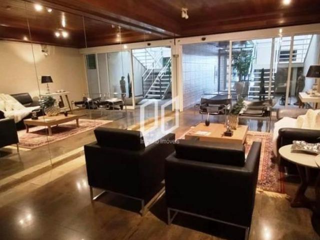 Apartamento para venda em Centro de 265.00m² com 4 Quartos, 2 Suites e 3 Garagens