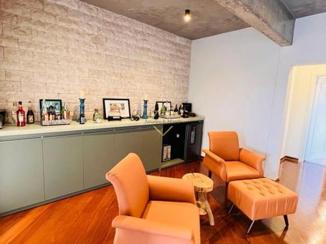 Apartamento para venda em Centro de 327.00m² com 3 Quartos, 1 Suite e 2 Garagens