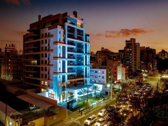 Apartamento para venda em Champagnat de 141.00m² com 3 Quartos, 3 Suites e 3 Garagens