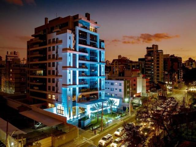 Apartamento para venda em Champagnat de 141.00m² com 3 Quartos, 3 Suites e 3 Garagens
