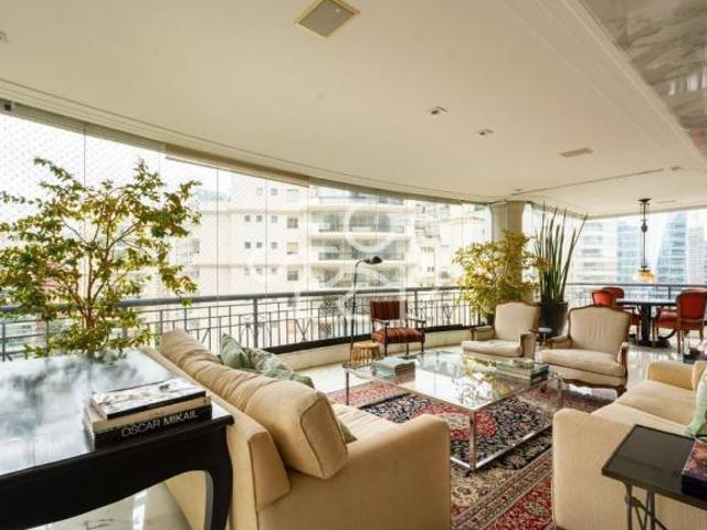 Apartamento para venda em Chácara Itaim de 330.00m² com 3 Quartos, 3 Suites e 4 Garagens