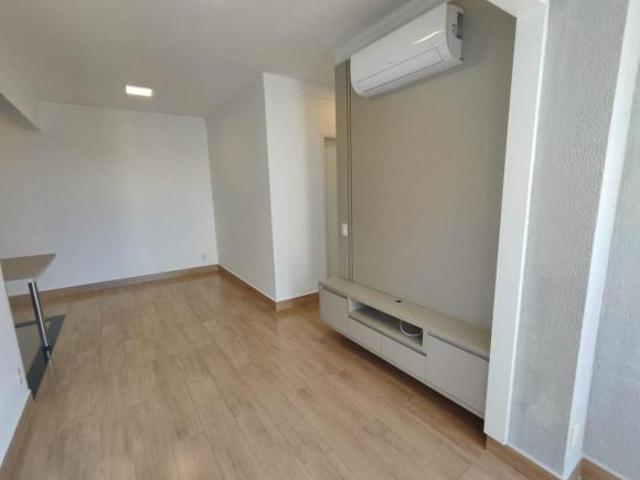 Apartamento para venda em Condomínio Edifício Life de 60.00m² com 2 Quartos, 1 Suite e 2 Garagens