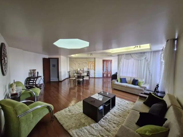 Apartamento para Venda em Divinópolis/MG Centro 4 Quartos